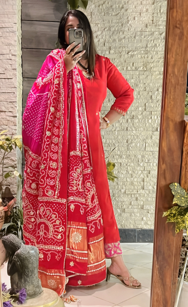 Red pure crepe suit hand embroidered bootis Without Dupatta – Mannats